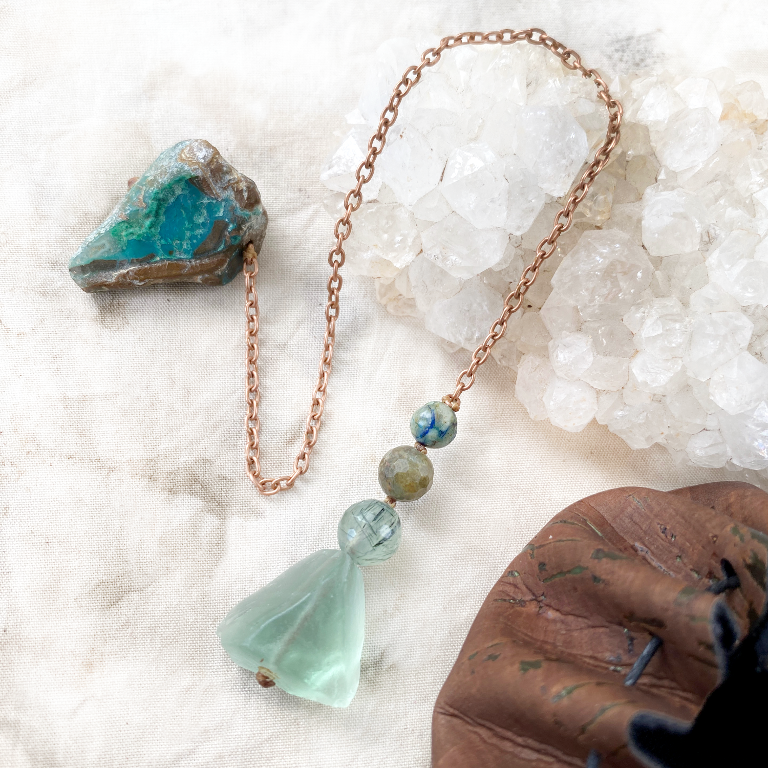 Unique crystal pendulum with pure copper chain – Spirit Carrier