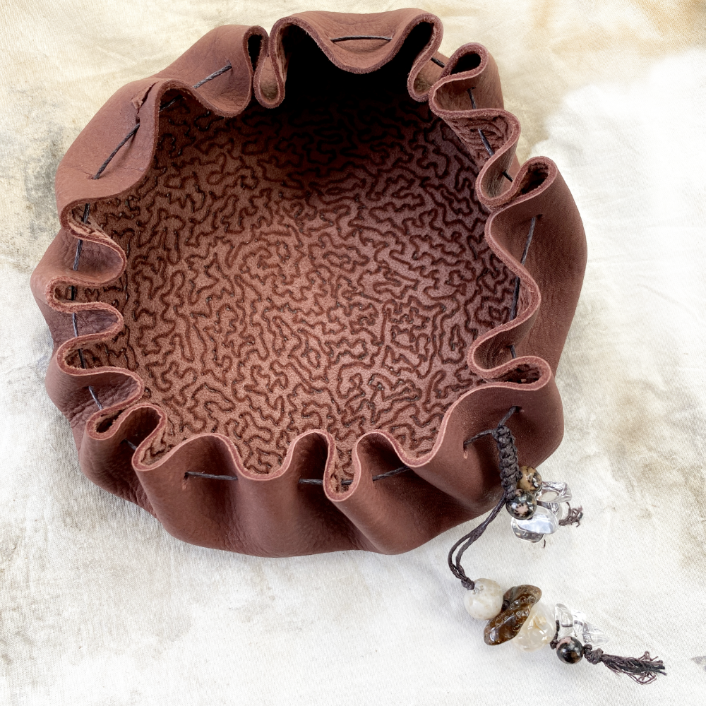 Shamanic pouch for crystal treasures, runes or charms – Spirit Carrier