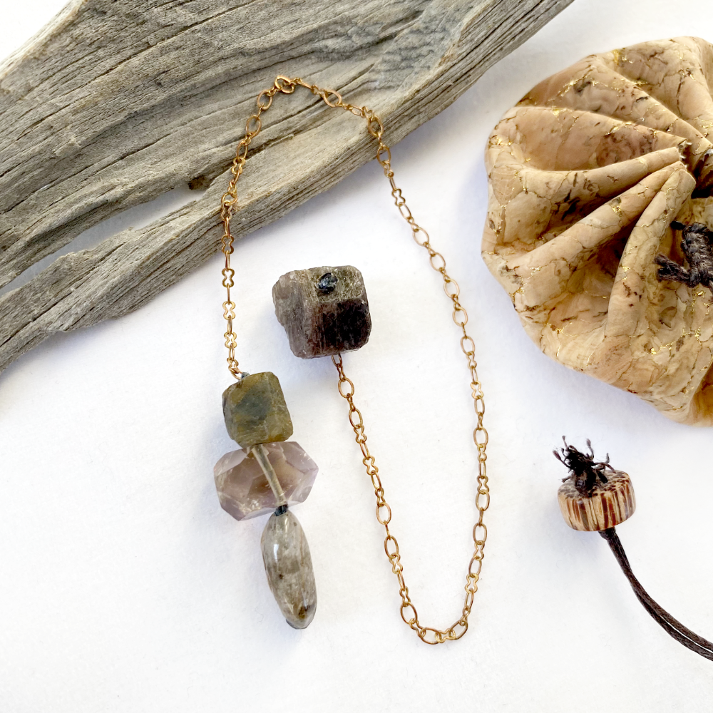 Unique crystal pendulum with pure copper chain – Spirit Carrier