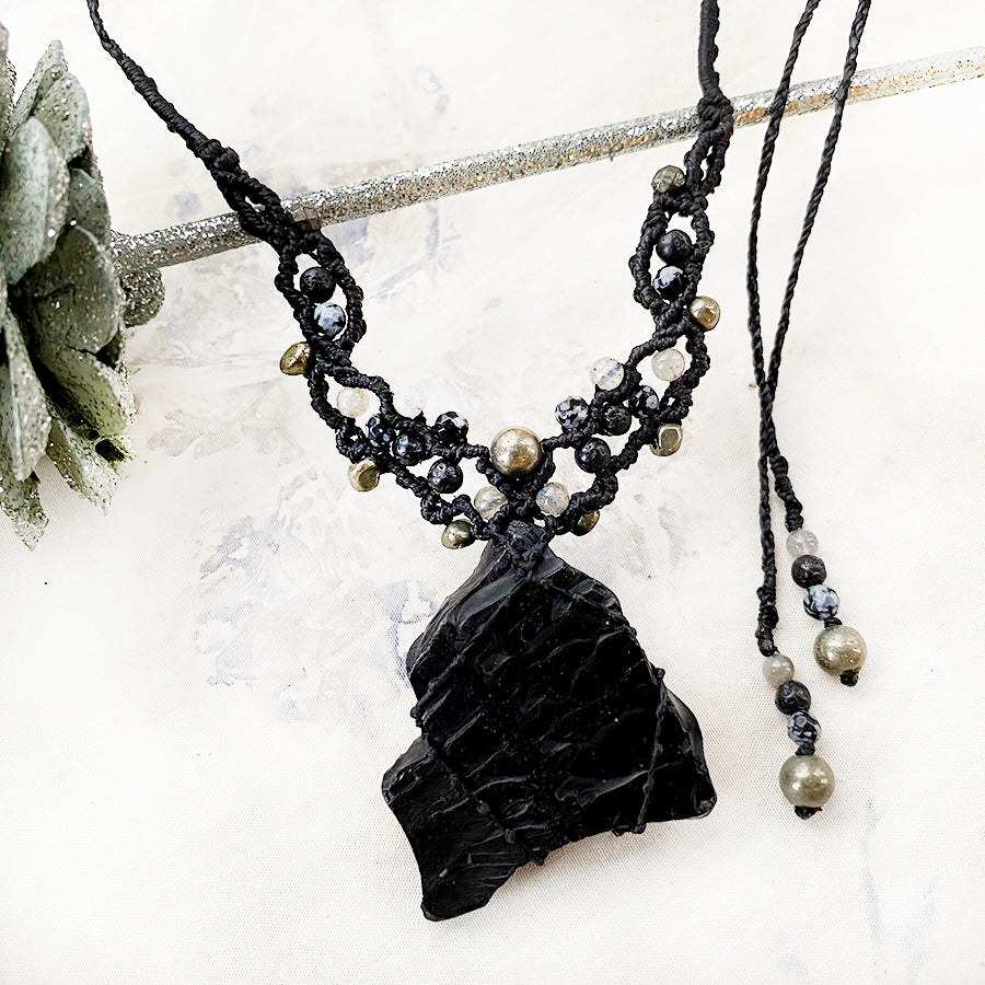 Jet crystal healing amulet – Spirit Carrier
